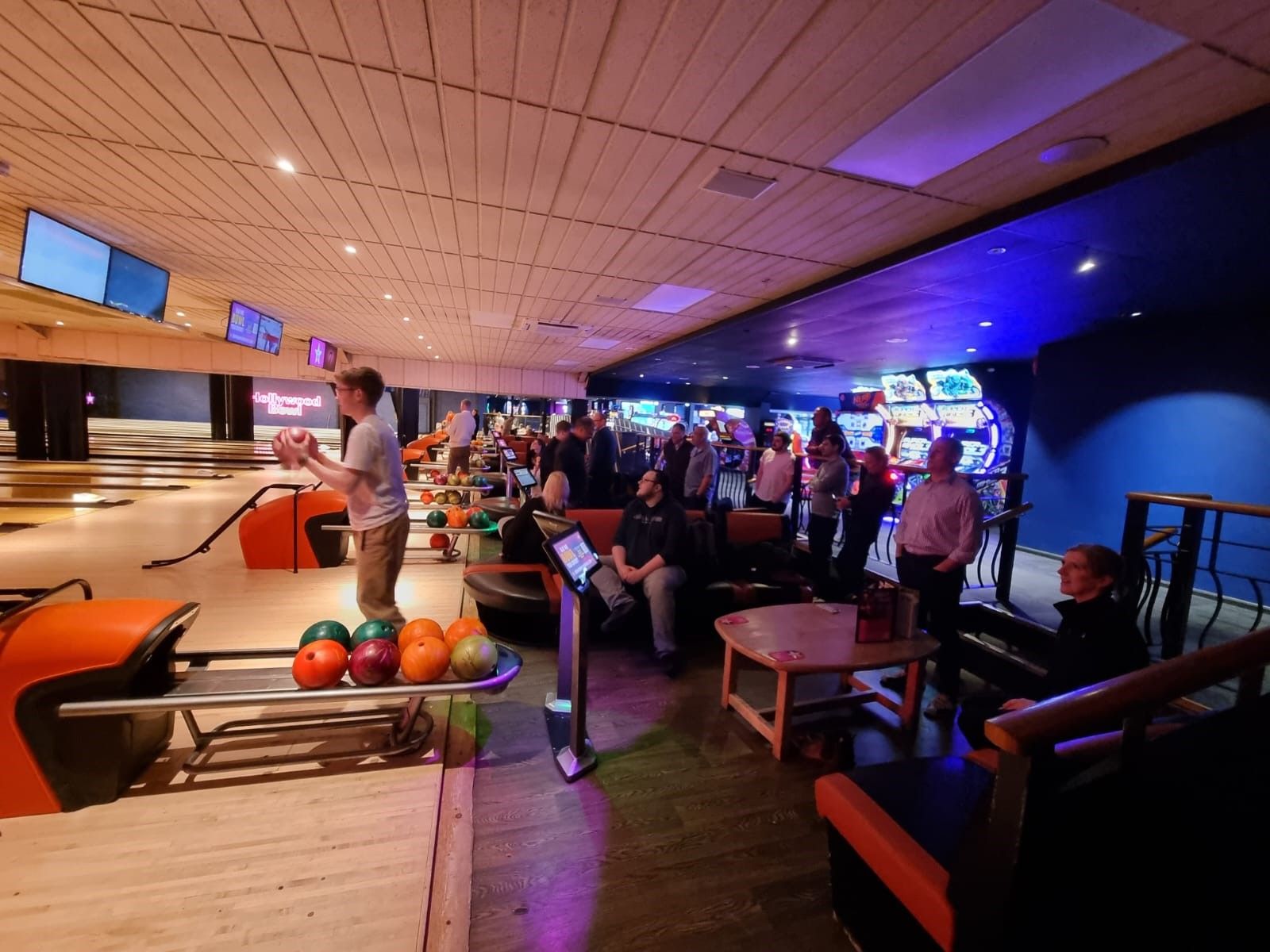 JD2E Team Building - JD2E Ltd